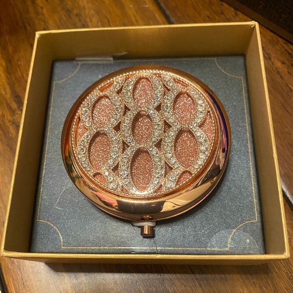 Monet | Accessories | Nib Monet Jewelry Compact Mirror Gift Box Rose ...